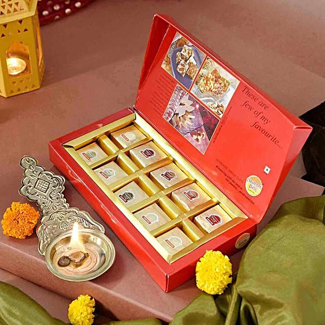 Kapoor Arti And Mewa Bites Hamper bahrain | Gift Kapoor Arti And Mewa ...
