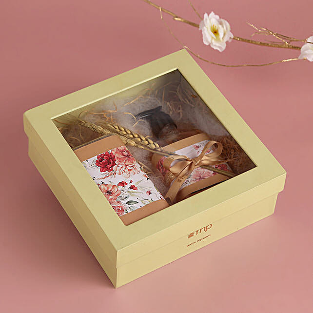 Luxury Pampering Love Hamper bahrain | Gift Luxury Pampering Love ...