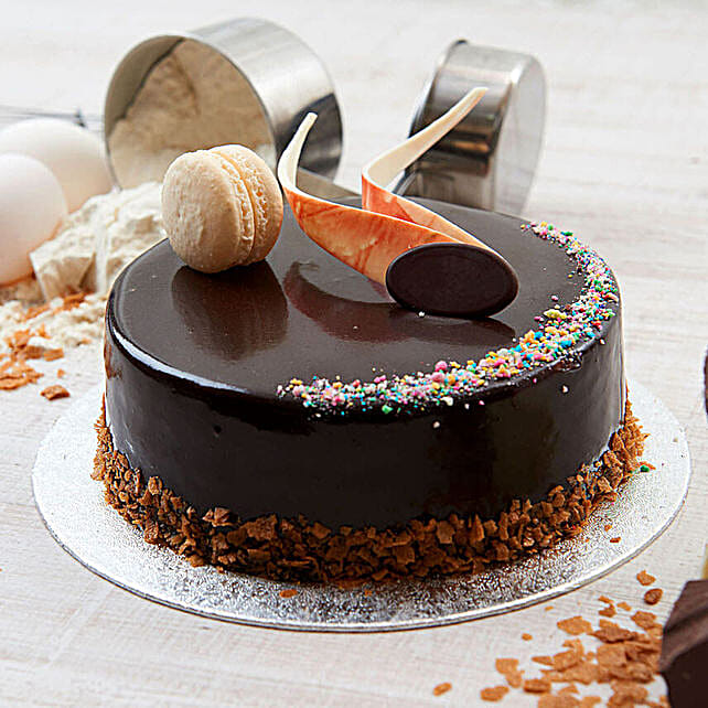 Chocolate Crunchy Cake bahrain | Gift Chocolate Crunchy Cake- FNP