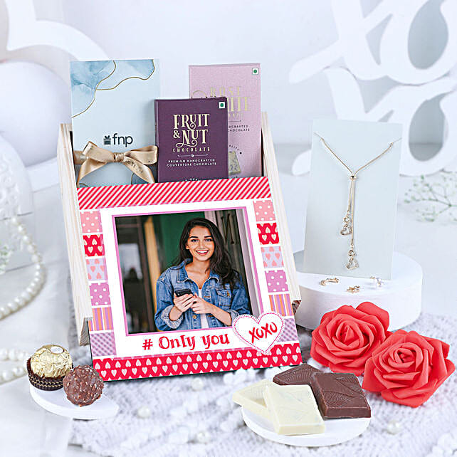 Sentimental Charms and Chocolates Box For Valentine denmark | Gift ...