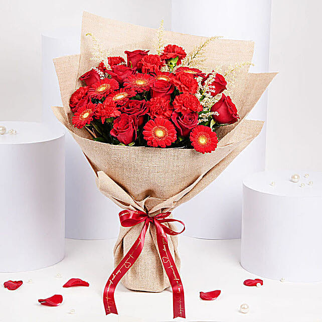 Intimate Red Flowers Bouquet egypt | Gift Intimate Red Flowers Bouquet- FNP