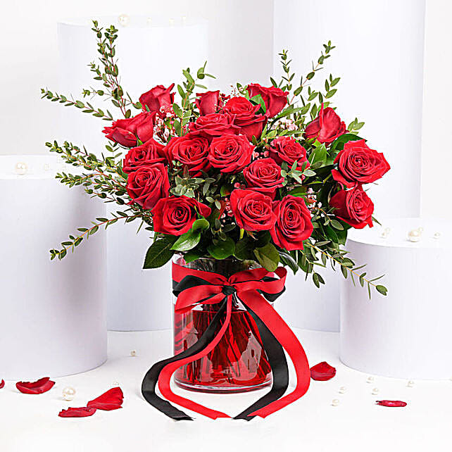 Passionate 18 Roses Arrangement jordan | Gift Passionate 18 Roses ...
