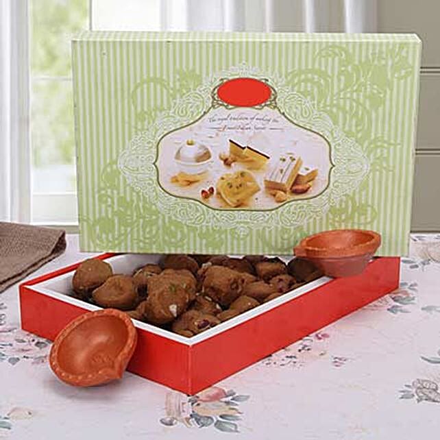 Buy/Send Sweet tooth Treats Online- FNP