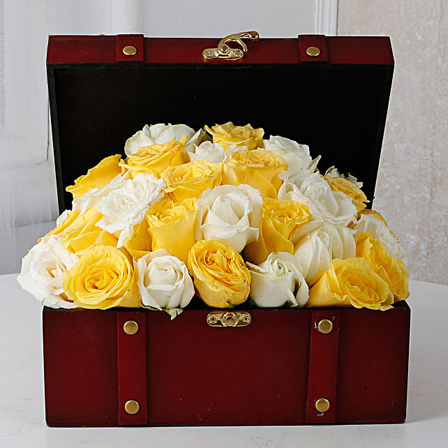 Buy/Send Beautiful Box Of Roses Online- FNP