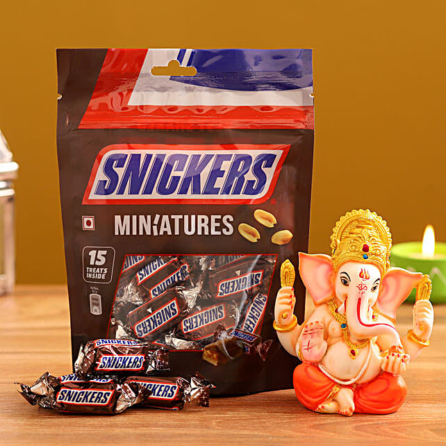Buy/Send Ganesha Idol & Mini Snickers Combo Online- FNP