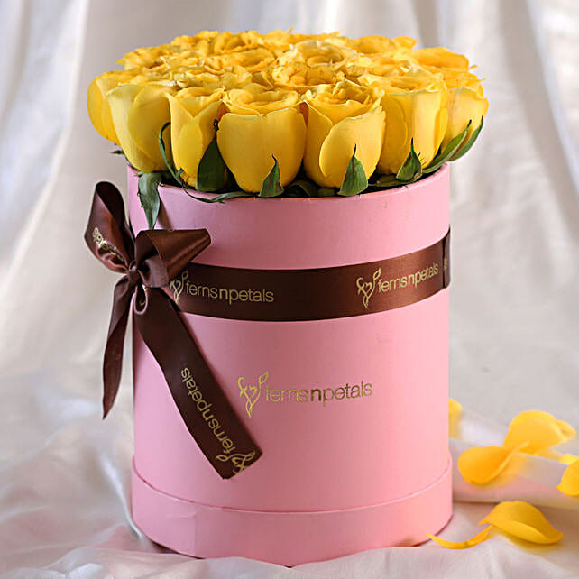 Buy/Send Radiant 22 Yellow Roses Pink FNP Box Online- FNP