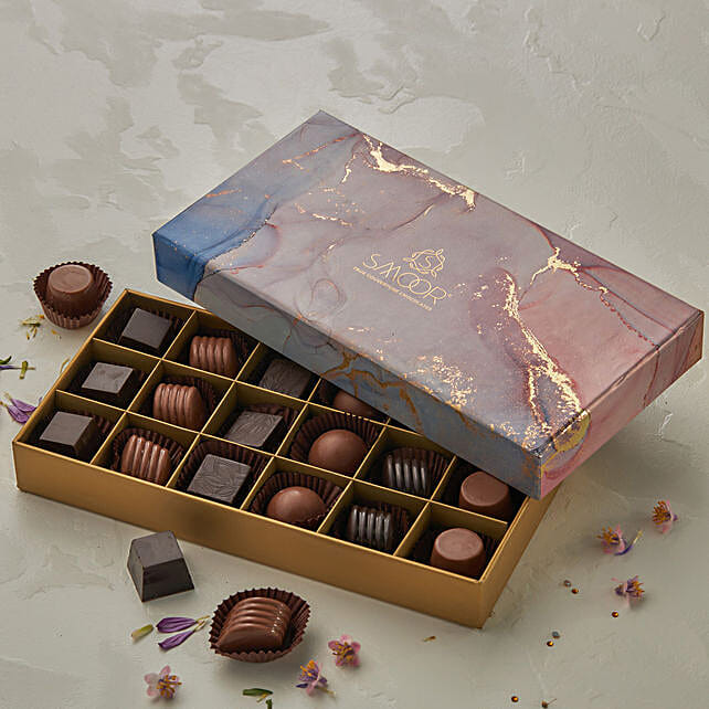 Buy/Send Smoor Dark & Milk Chocolates Box- 18 Pcs Online- FNP