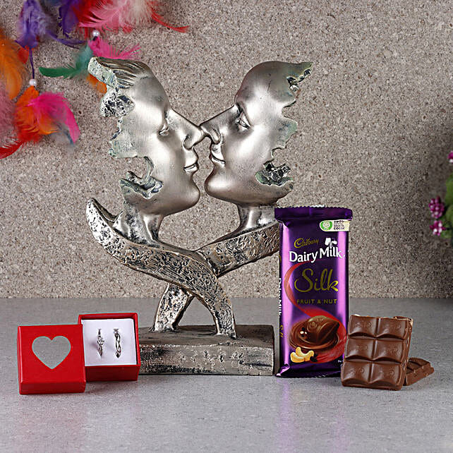 Buy/Send couple statue chocolate ring mp1 Online- FNP