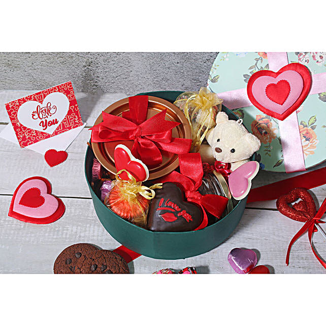 Buy/Send Sweet Round Love Choco Box Online- FNP