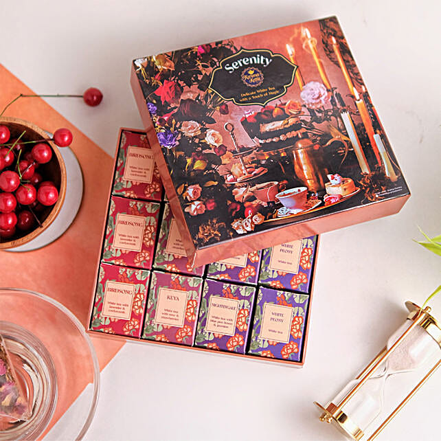 Buy/Send White Tea Gift Box- Set of 4 Online- FNP