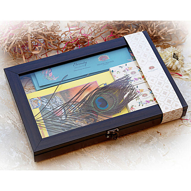 Buy/Send Holistic Healings Festive Gift Box Online- FNP