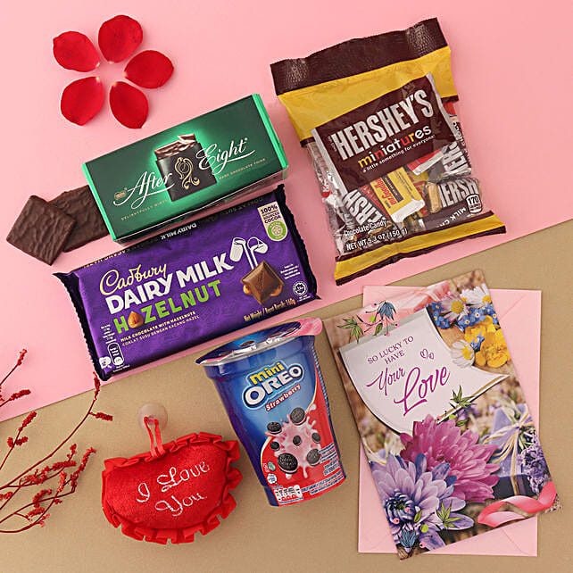 Buy/Send Love Goodies Gift Tray Online- FNP