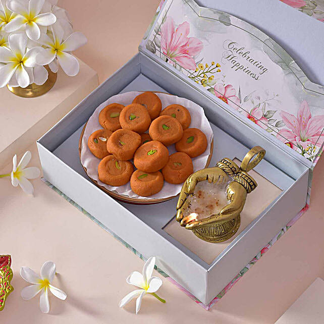 Buy/Send Harmonious Festive Delights Online- FNP