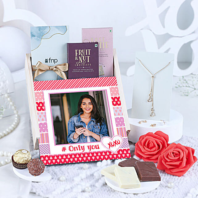 Buy/Send Sentimental Charms & Chocolate Box Online- FNP