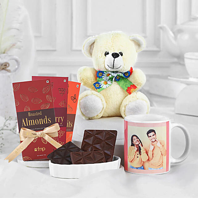 Buy/Send Heartfelt Snuggles N Choco Delights Online- FNP