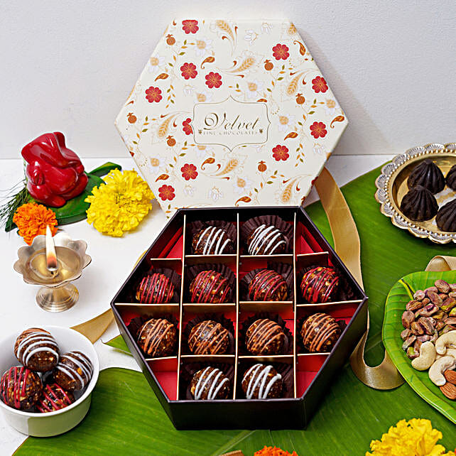 Buy/Send Laddoo Delight Box Online- FNP