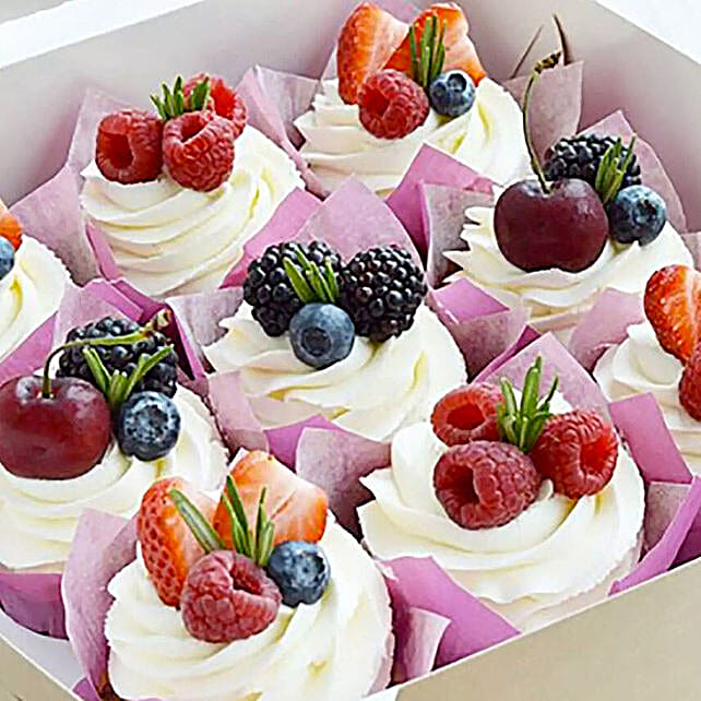 Vanilla Cupcakes 6 Pec oman | Gift Vanilla Cupcakes 6 Pec- FNP