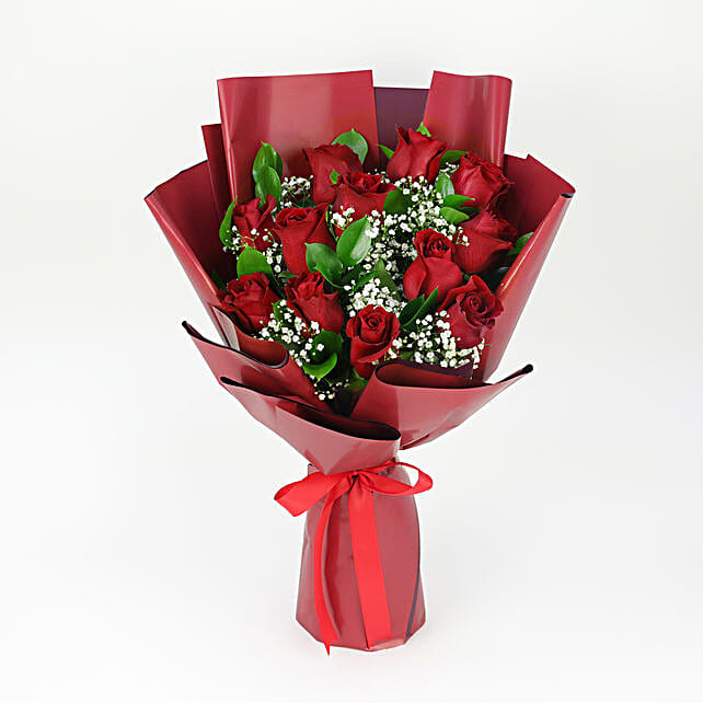 Bunch Of Beautiful 12 Red Roses qatar | Gift Bunch Of Beautiful 12 Red ...
