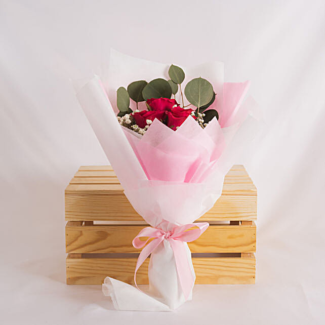 Flowing Red Roses Bouquet qatar | Gift Flowing Red Roses Bouquet- FNP