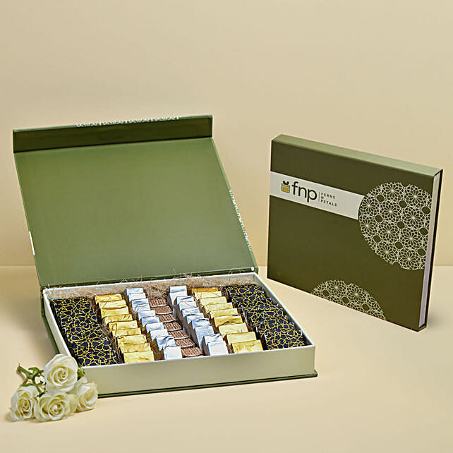 Premium FNP Assorted Chocolate Box 1 Kg qatar | Gift Premium FNP ...