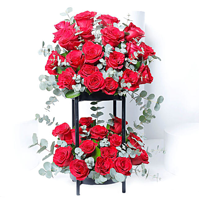 30 Red Roses Stand Arrangements qatar | Gift 30 Red Roses Stand ...