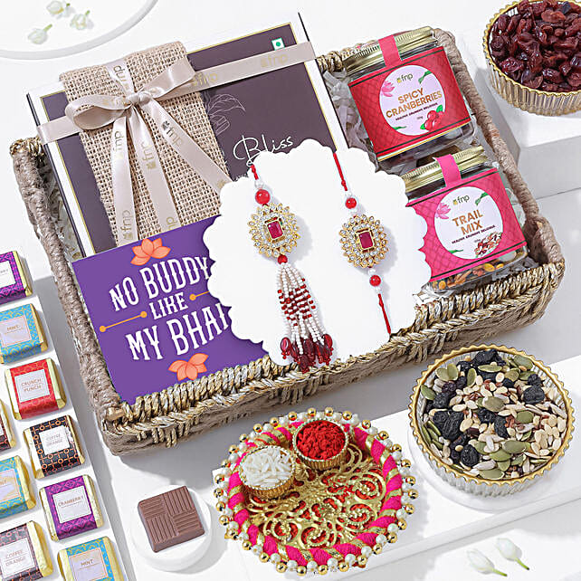 Rakhi Radiance Bhaiya Bhabhi Gift Basket saudi-arabia | Gift Rakhi ...