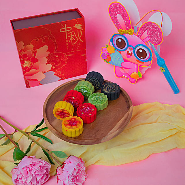 Assorted Mooncakes N Toy Lantern singapore | Gift Assorted Mooncakes N ...