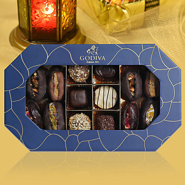 Delicious Dates and Pralines Box 14 Pcs uae | Gift Delicious Dates and ...