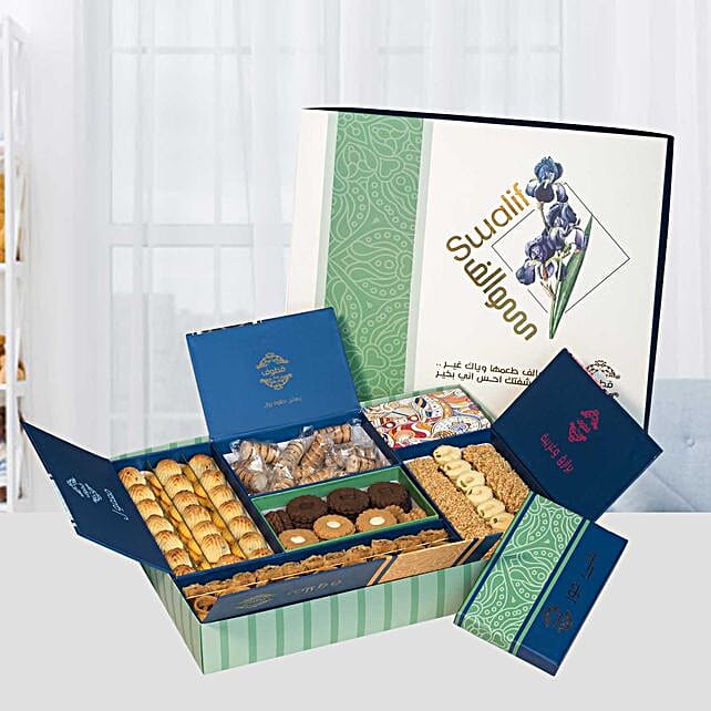Premium Box Of Tasty Delicacies uae | Gift Premium Box Of Tasty ...
