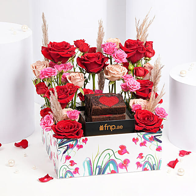 Box of Roses and Love uae | Gift Box of Roses and Love- FNP