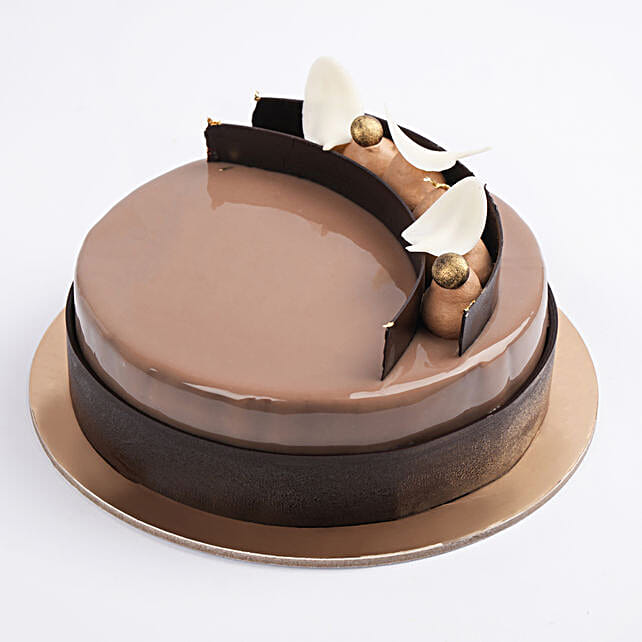 Luxurious Caramel Gold Fudge Cake uae | Gift Luxurious Caramel Gold ...