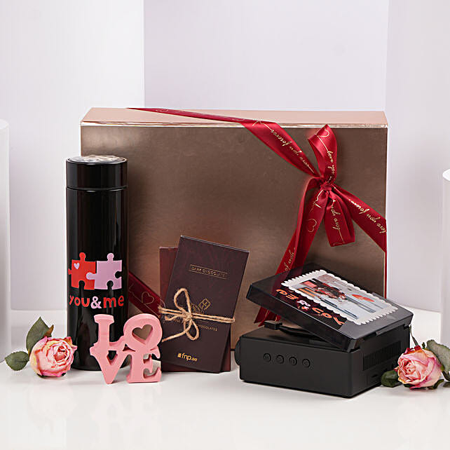 Valentine’s Day Love Box uae | Gift Valentine’s Day Love Box- FNP