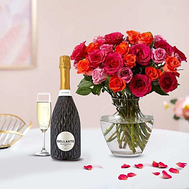 Roses & Fizz Luxe Gift Combo uk | Gift Roses & Fizz Luxe Gift Combo- FNP