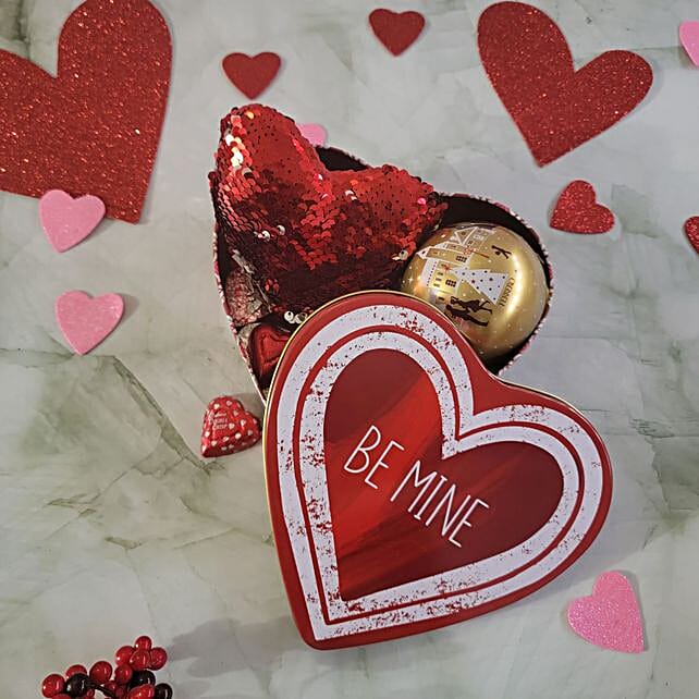 V Day Special Be Mine Gift Box usa | Gift V Day Special Be Mine Gift ...